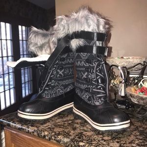 Muk Luks | Shoes | Muk Luks Thinsulate Fur Trimmed Lined Winter Boots ...